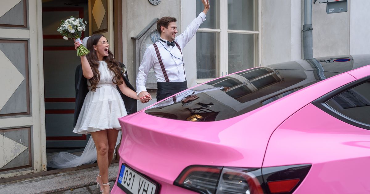 GALERII «Tavaline pulmahommik!» Äsja kihlunud Hendrik Terras ja Maria ...