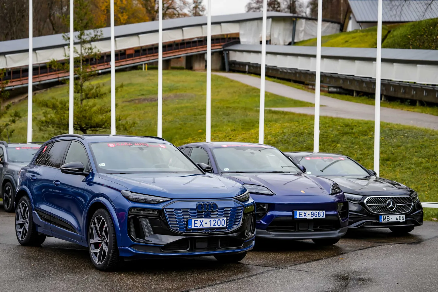 FOTO Konkursā "Latvijas Gada auto 2025" sīva konkurence dārgāko auto ...