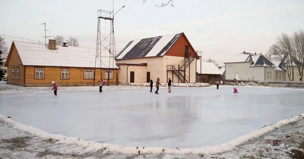 Mõnus talveilm lubab rajada suusaradu ja liuväljakuid