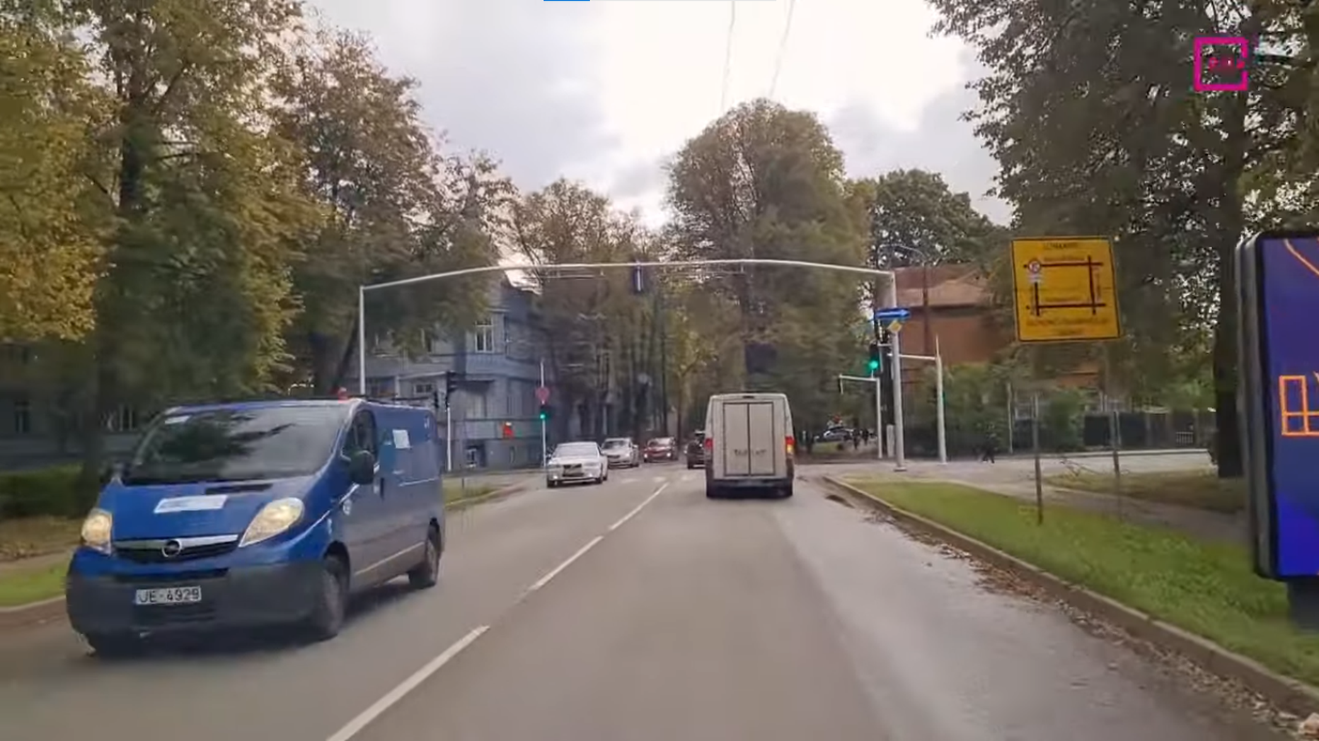 NOSKATIES Melnsila ielā nesen uzstādīti četri jauni luksofori. Remontu ...