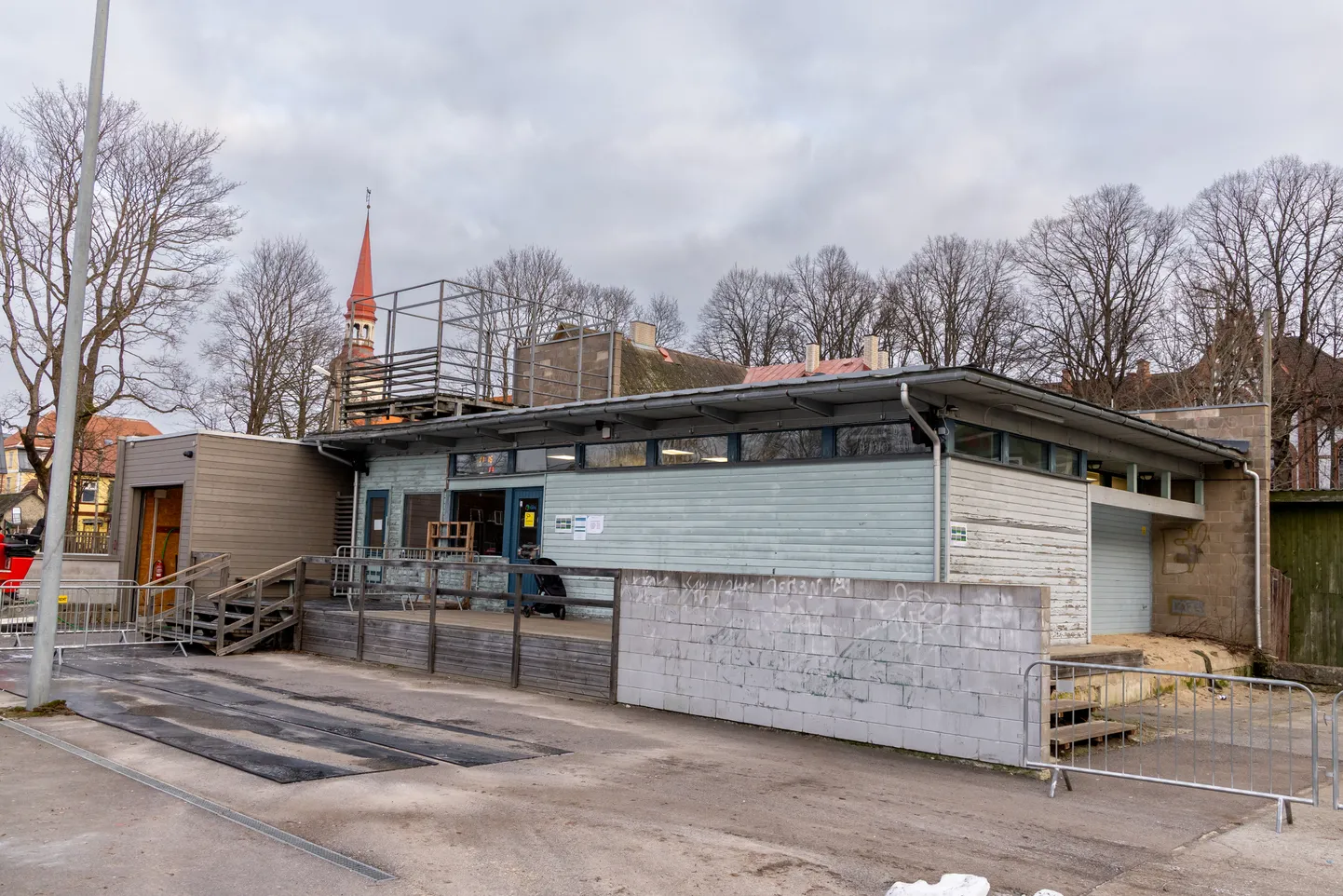 Optimus Ehitus asub rajama uisuväljaku olmehoonet