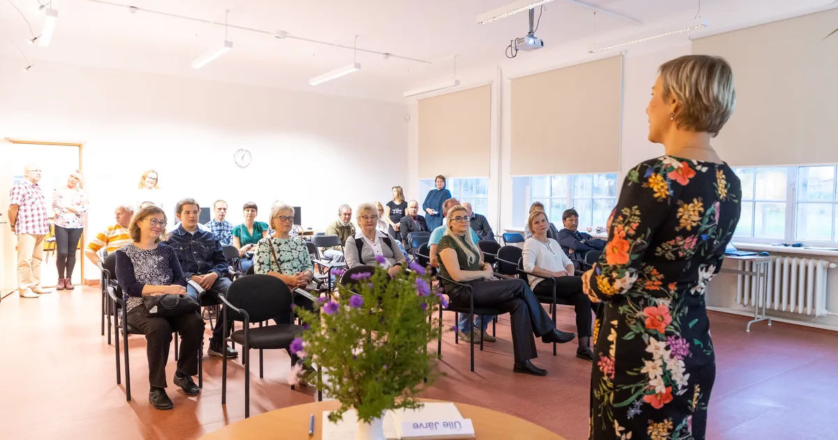 Raamatukogu tänas kolimistöödel abistanuid