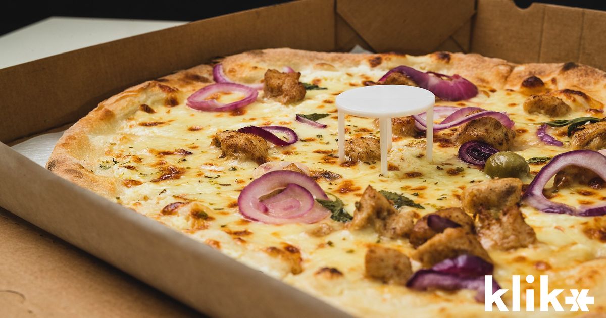 "Picas galdiņa" stāsts jeb kāpēc radās baltais plastmasas palīgs picu ...