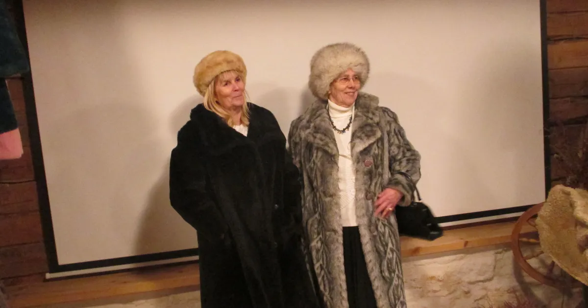 KÜLAVAHELOOD Kogukonnanäitus "Soe ja karvane ajalugu"