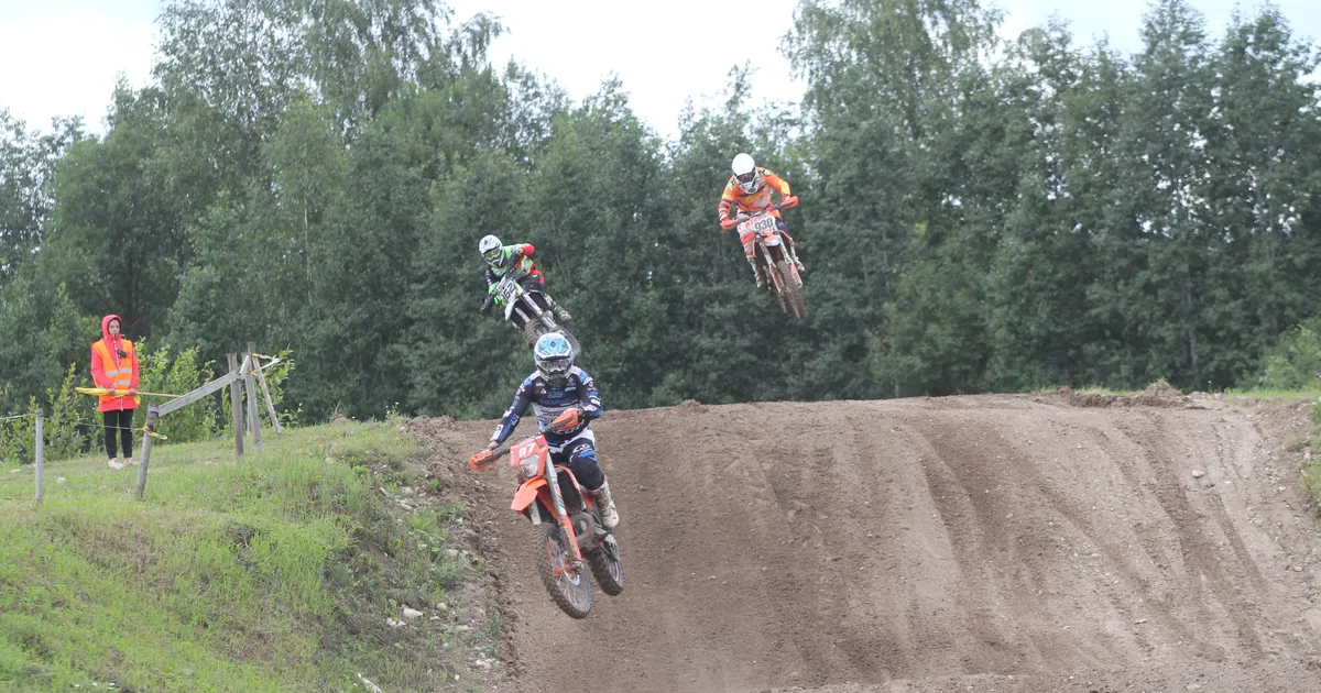 Kihli krossirajal mürisesid mootorid