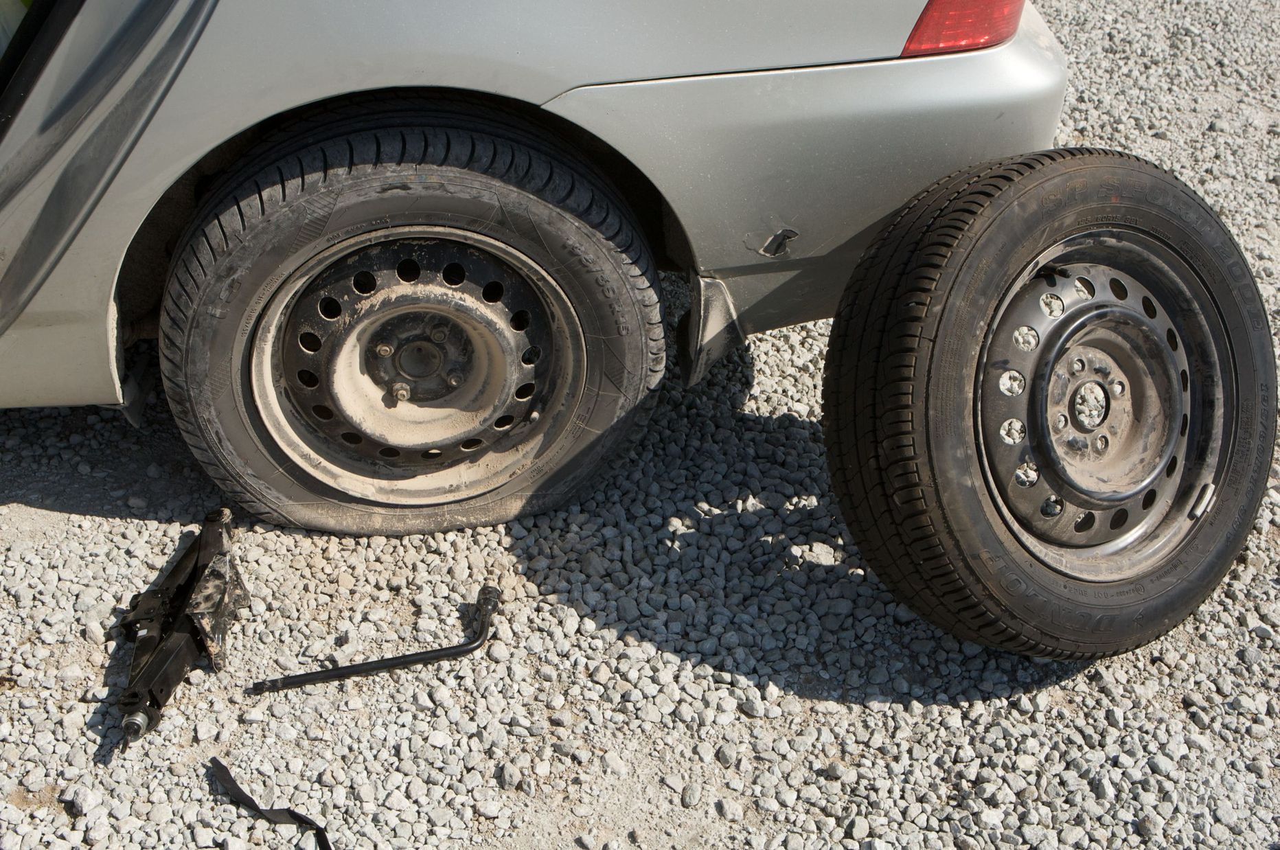 Videoõpetus: kuidas ise autol rattaid vahetada