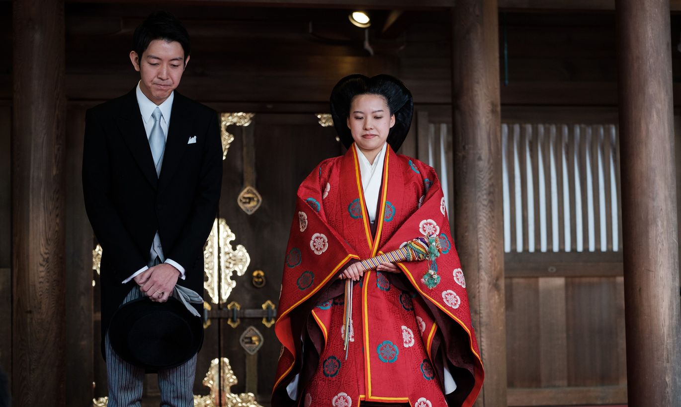 Japāņu princese Ajako ziedo savu karalisko statusu mīlestības dēļ ...