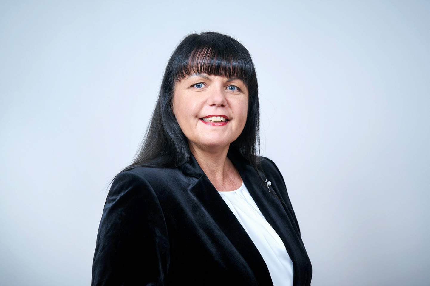 Darbu sāk jaunā Ministru prezidentes parlamentārā sekretāre