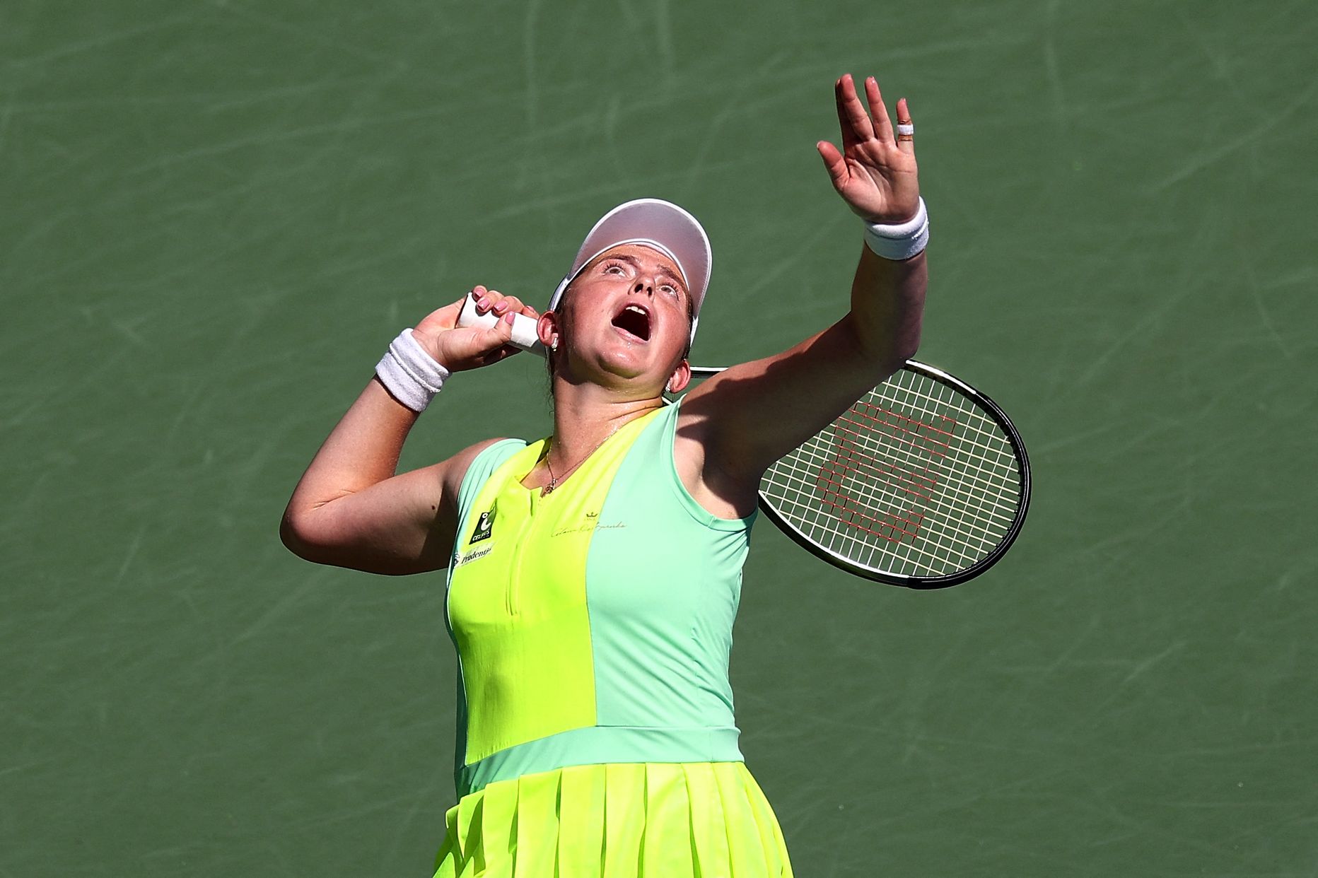 Ostapenko pārvar Sandjego "WTA 500" turnīra pirmo kārtu