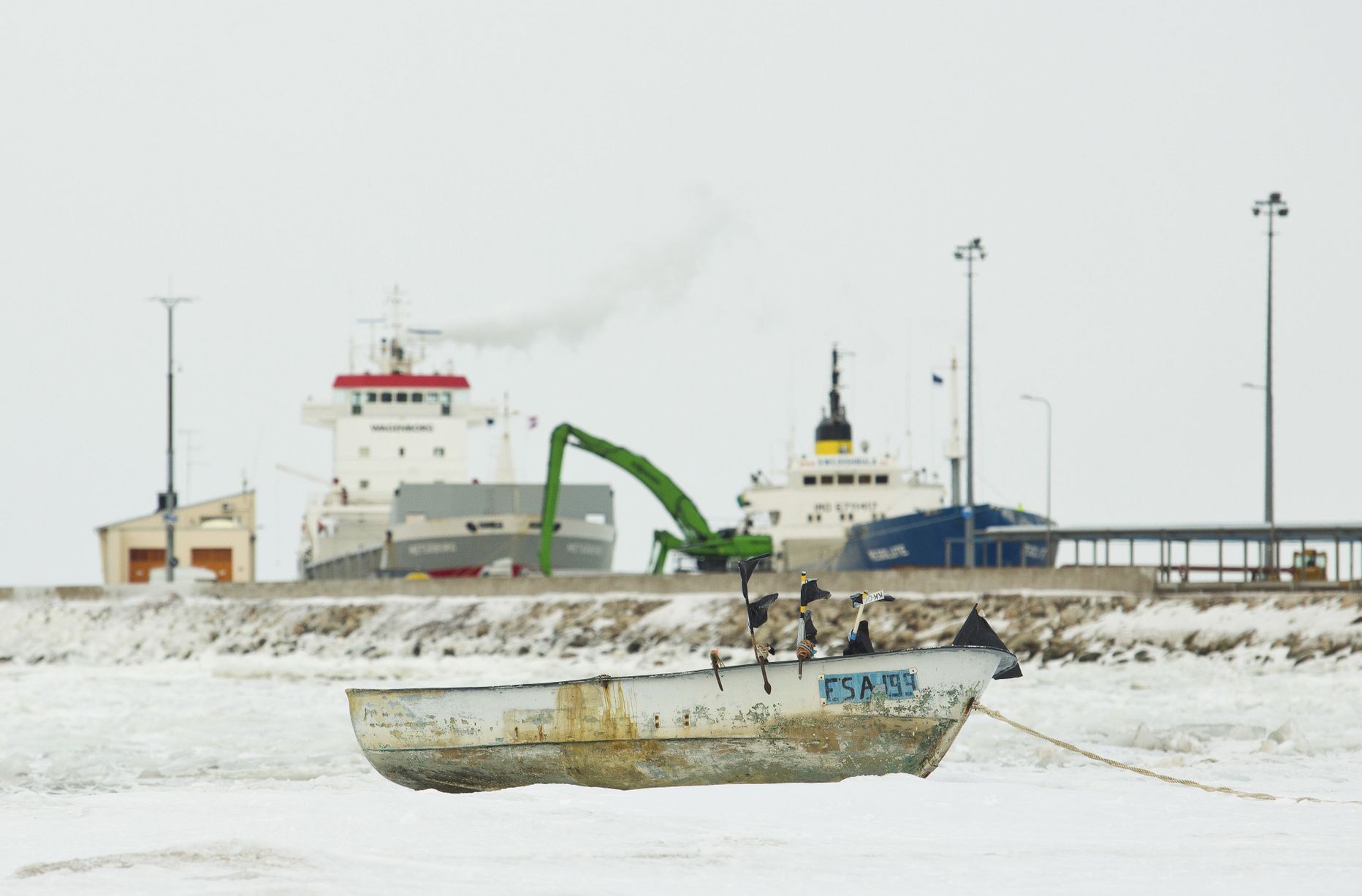 Kunda sadam on jäävangis