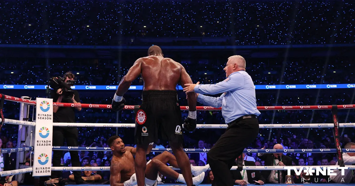 VIDEO Dubuā nokautē Džošua un nosargā IBF smagsvaru čempiona jostu