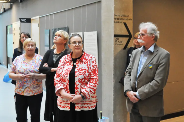 Delta majas näeb Loit Jõekalda tehtud fotodelt ja tõmmistelt kiviaja ...