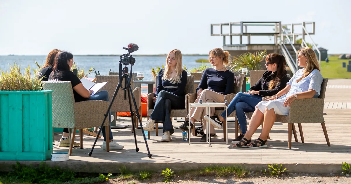 NOORTE ÜMARLAUD "Saaremaal on palju võimalusi noortele, kes oskavad ja ...