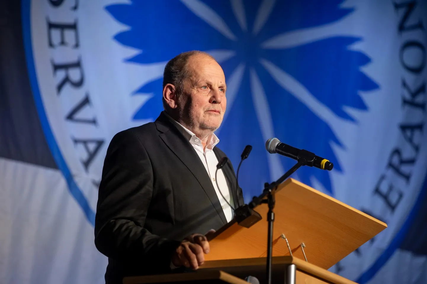 Peeter Ernits lahkub EKREst