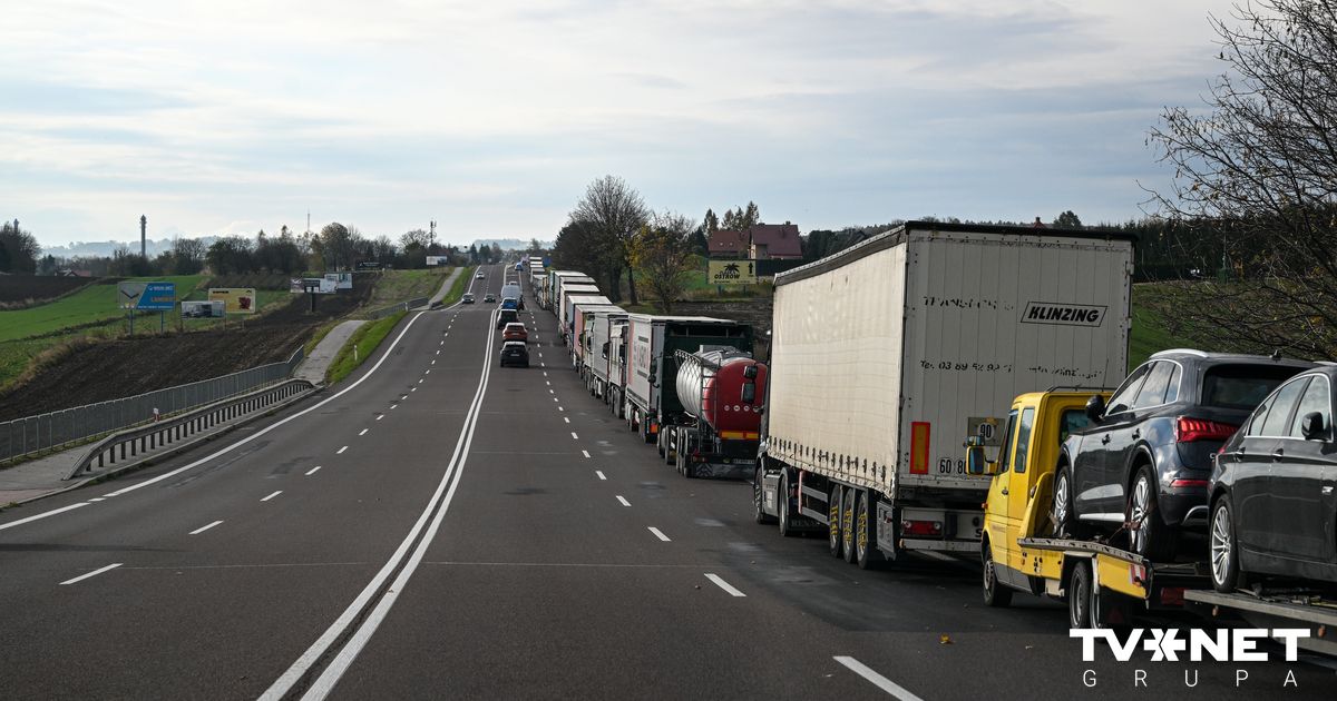 Polijas kravas automašīnu šoferi uz Ukrainas robežas nobloķējuši 20 000 ...