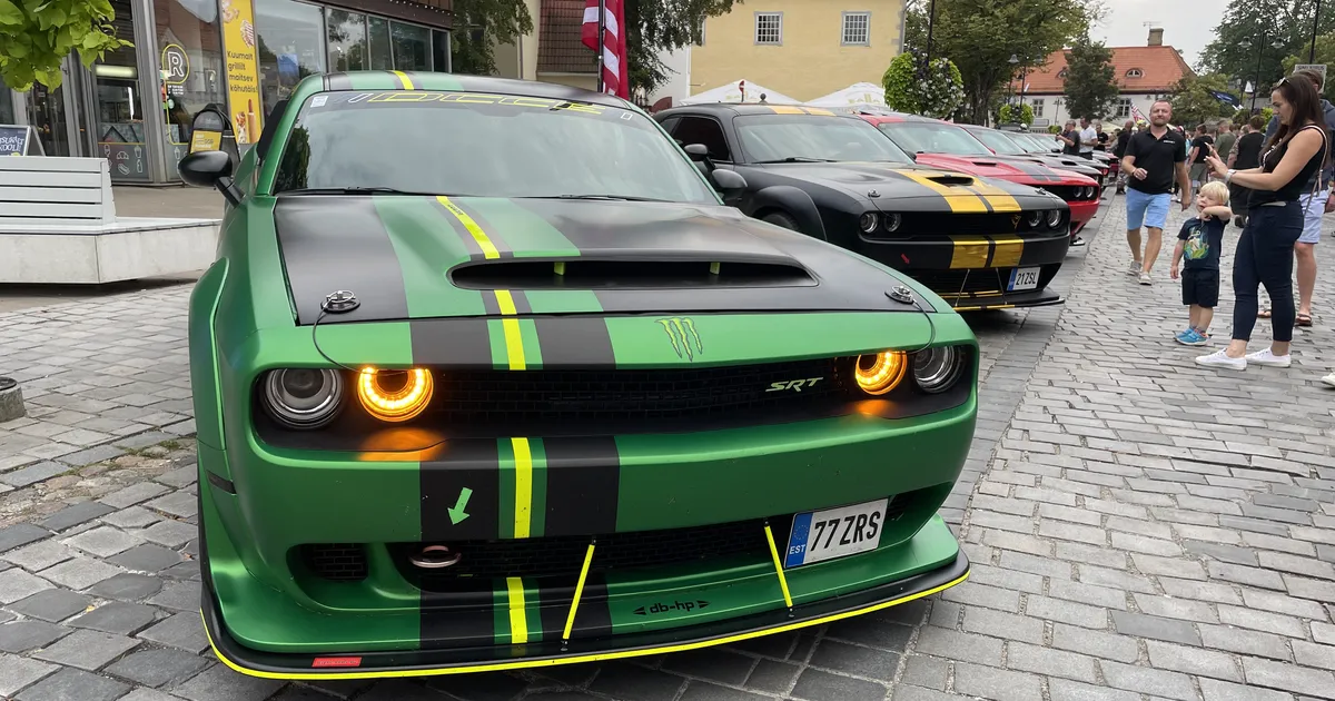 VIDEO Dodge Challenger Club Estonia tõi muskelautod Saaremaale