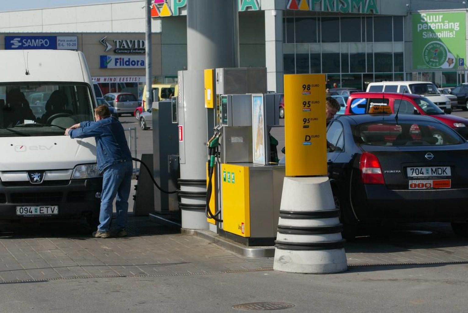 Kütusefirmad langetasid taas kütuse hinda