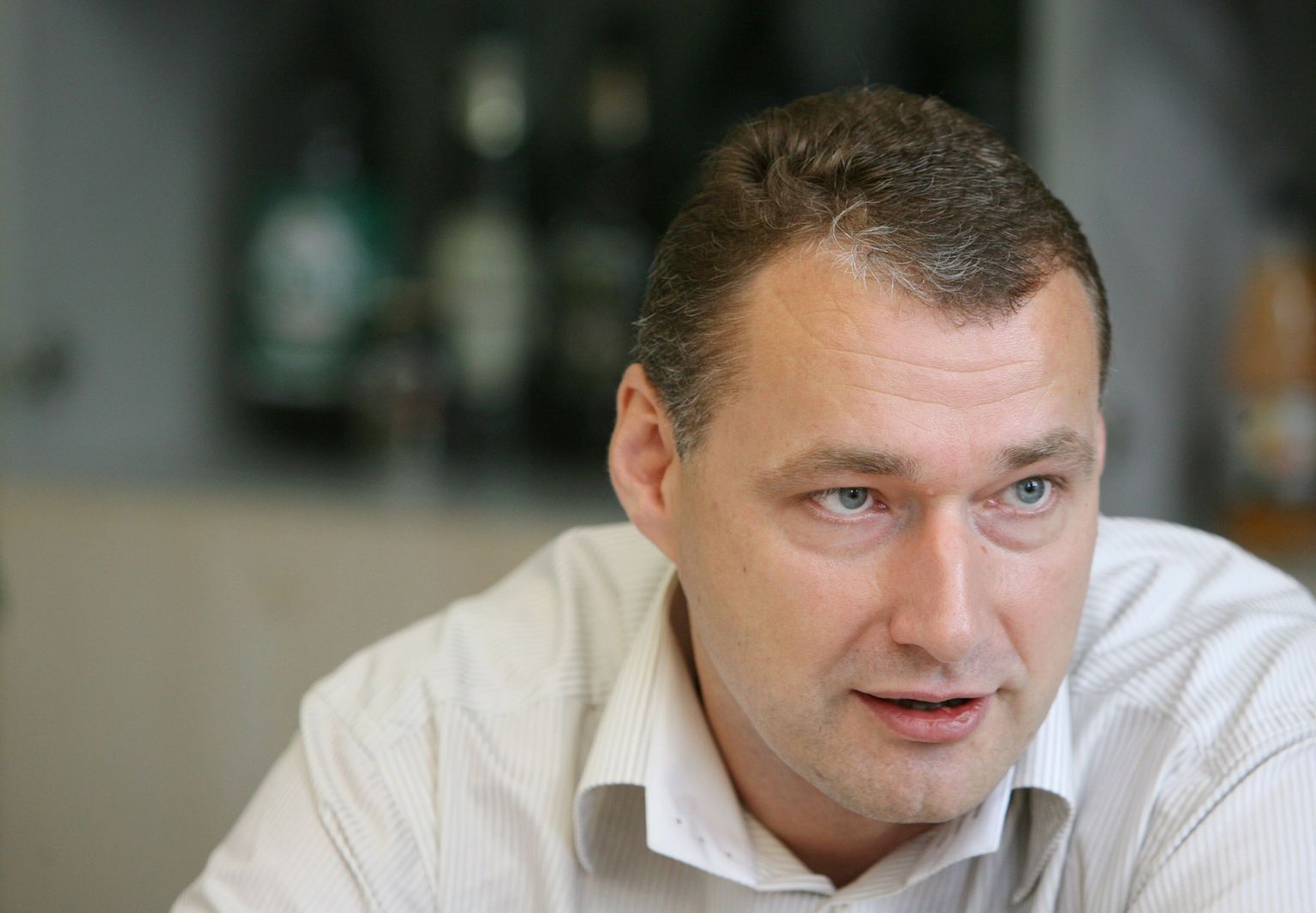 Noop: alkoholi müügikeeluga laulupeol rikutaks lepingut