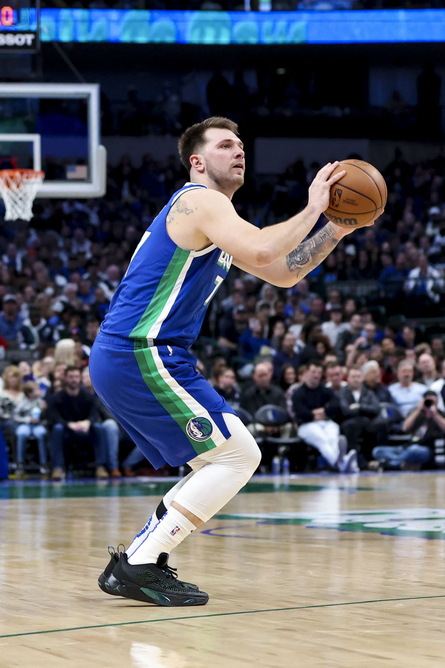 "Luka un "Mavs" paveica brīnumu." Statistika liecina, ka "Mavericks ...
