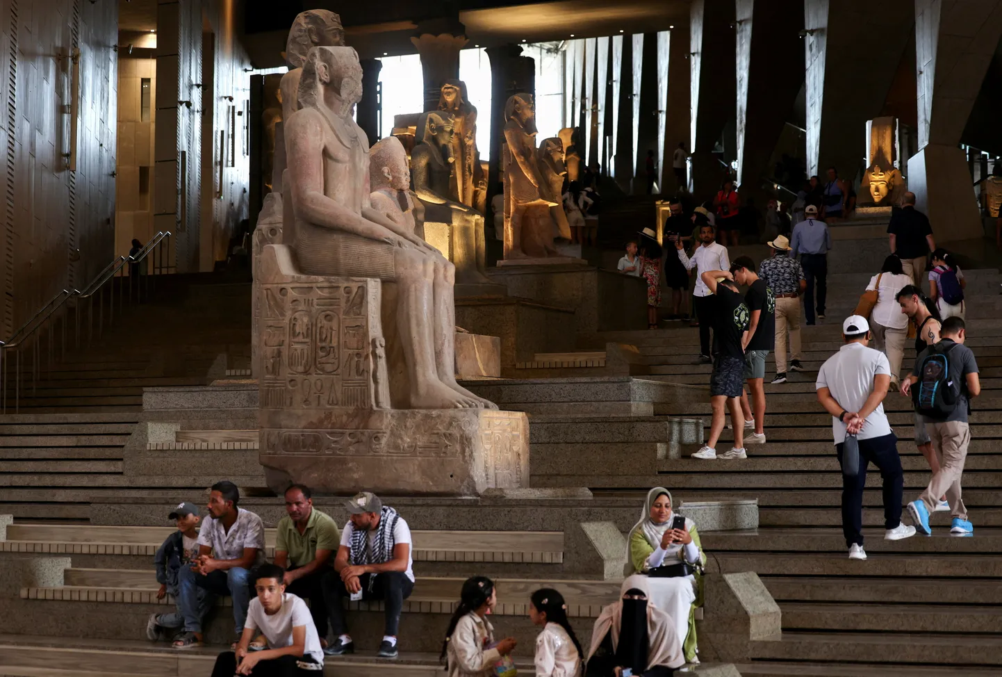 No Kairas Ēģiptes muzeja pazudusi 3000 gadus sena zelta aproce