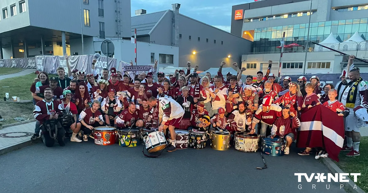 FOTO UN VIDEO Hokeja fanu emocijas un Merzļikina uzruna. Kā aizritēja ...