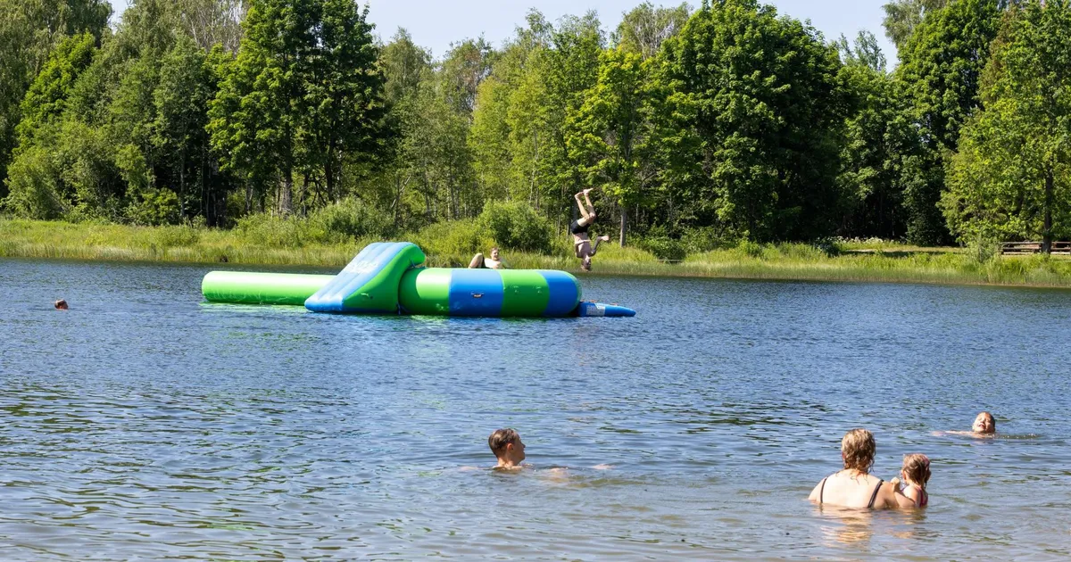 Ainulaadne batuudipark tõmbab lapsi magnetina Holstre järve