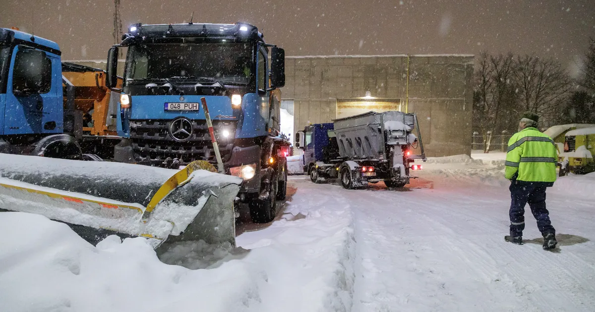 REPORTAAŽ Lumeuputus Tallinnas toob tänavatele tonnide viisi soola