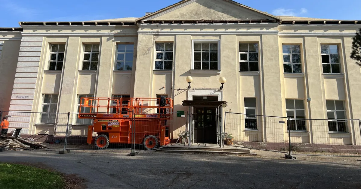 Saverna koolimaja saab uue katuse