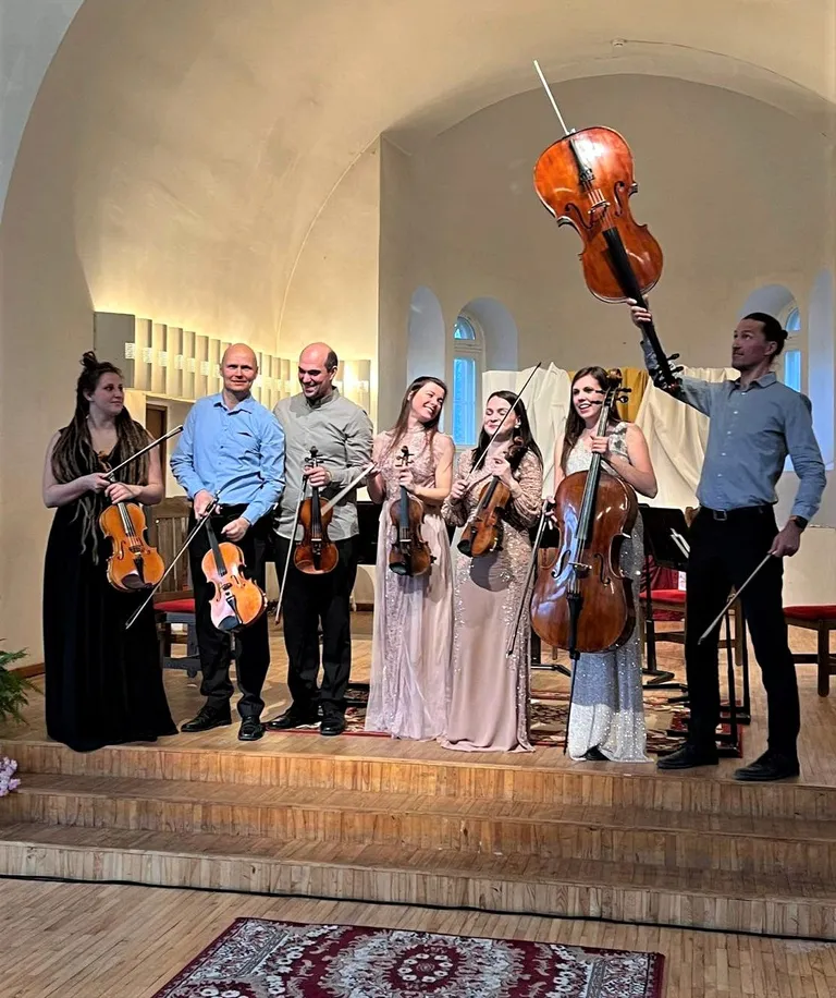 Harva nähtav keelpillioktett mängib Šostakovitši ja Mendelssohni ...