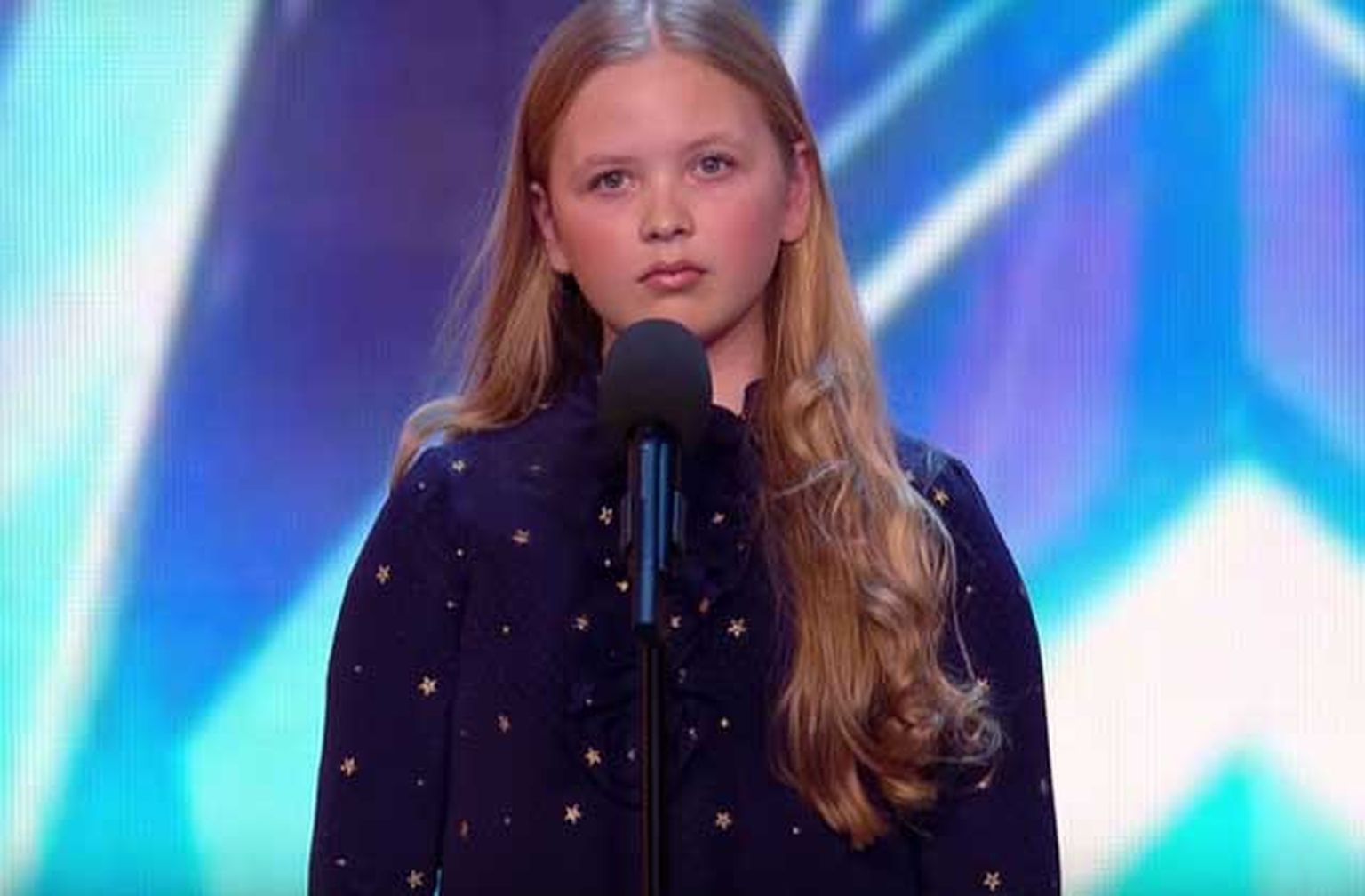 12 gadus veca meitene sajūsmina «Britain's Got Talent» žūriju