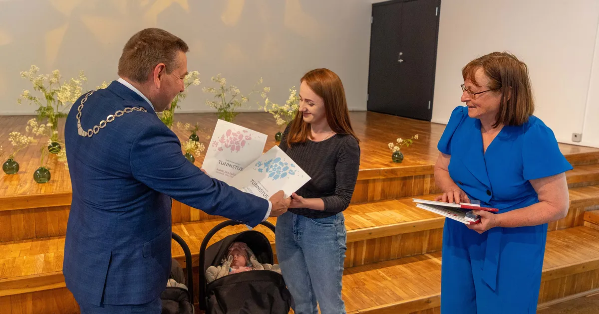 PILDID Beebid võtsid vanemad ühes ja tulid Paidesse lusikapeole