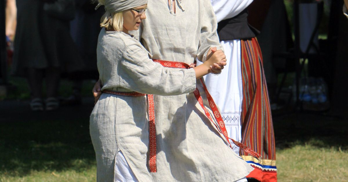 Surju ja Ilvese peavad külapäeva