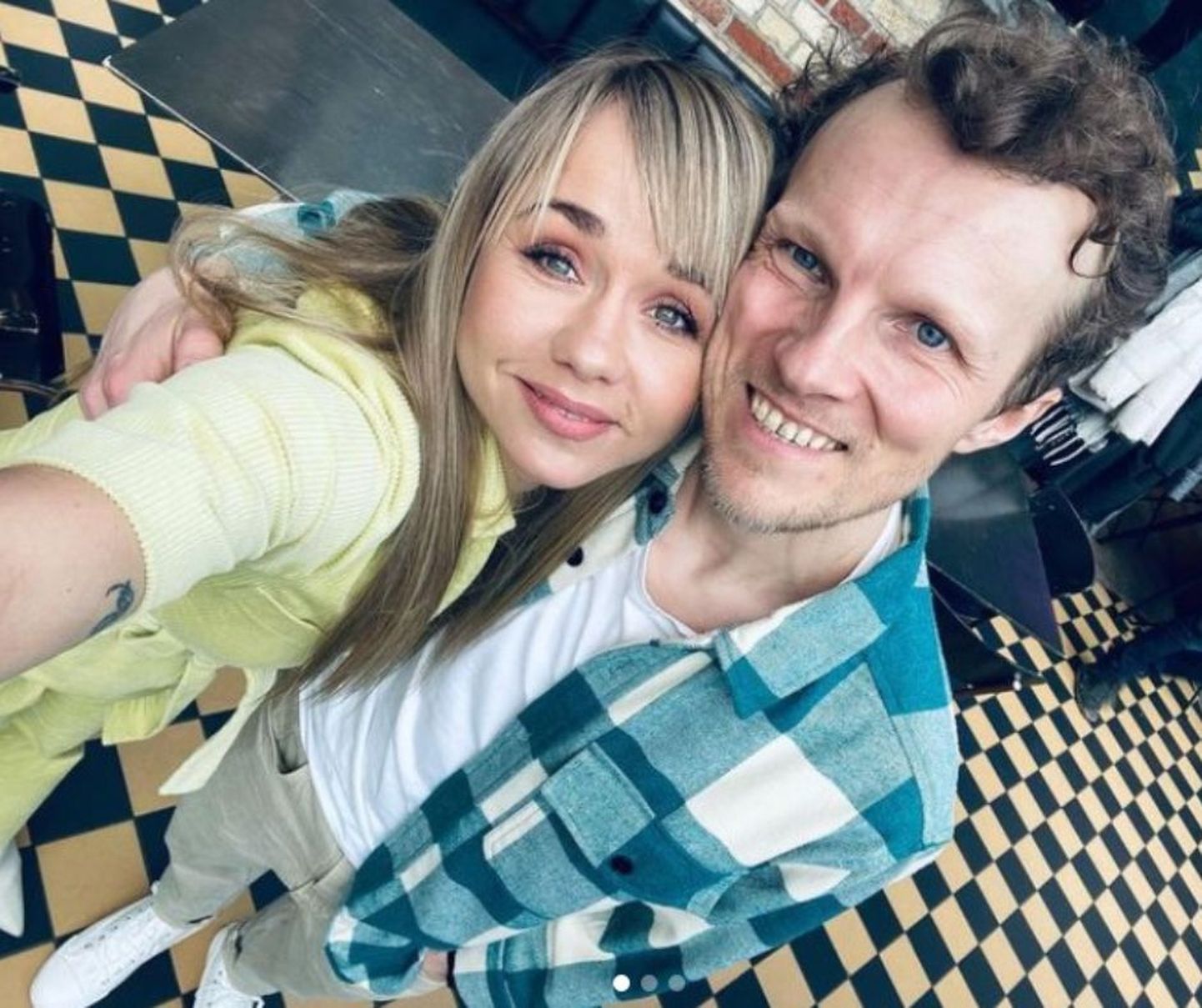 Jānis Aišpurs dalās īpašā stāstā, kā bildinājis savu sieviņu Aiju Andrejevu