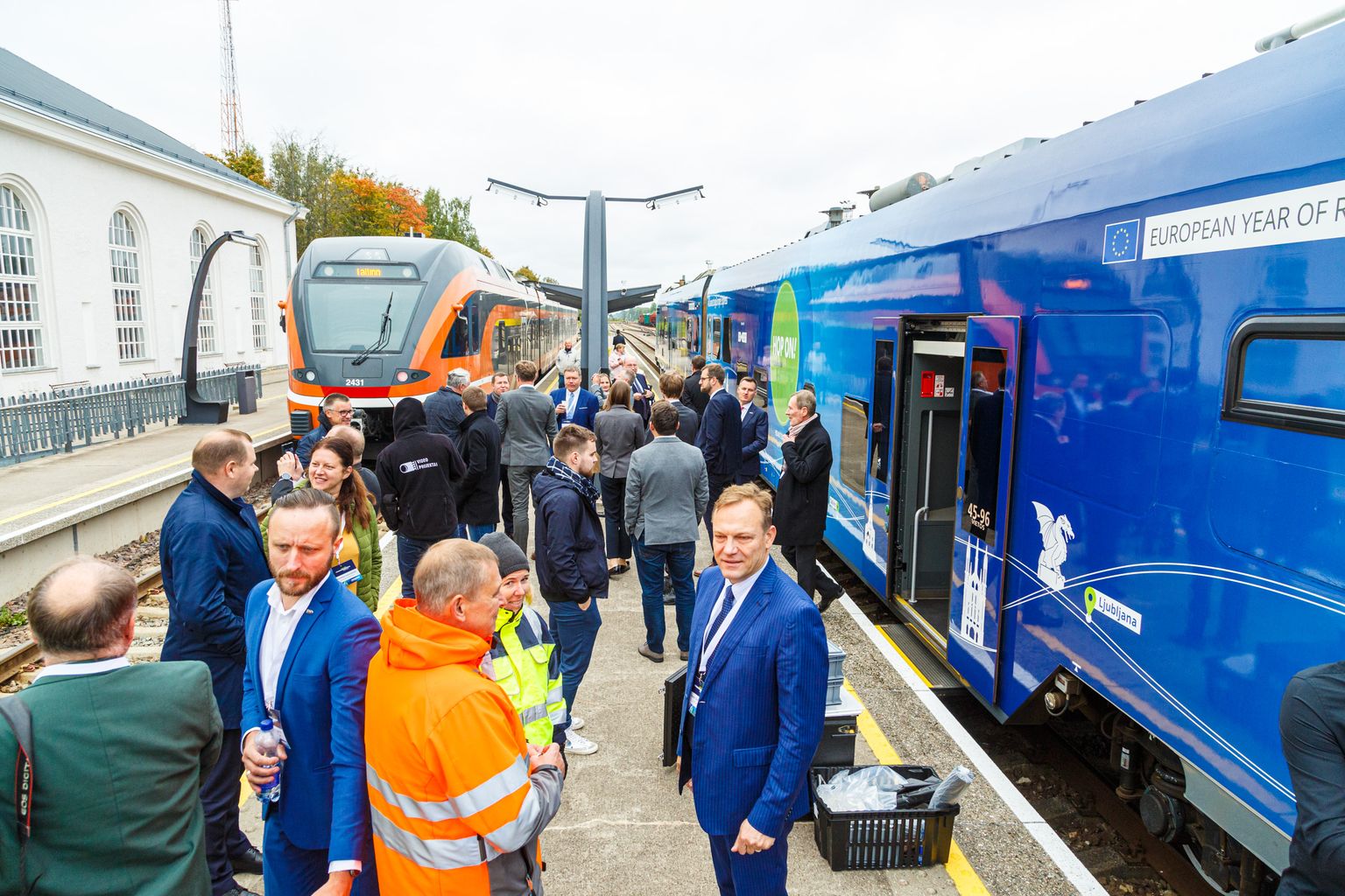 GALERII Euroopa raudteeaasta rong väisas Valgat