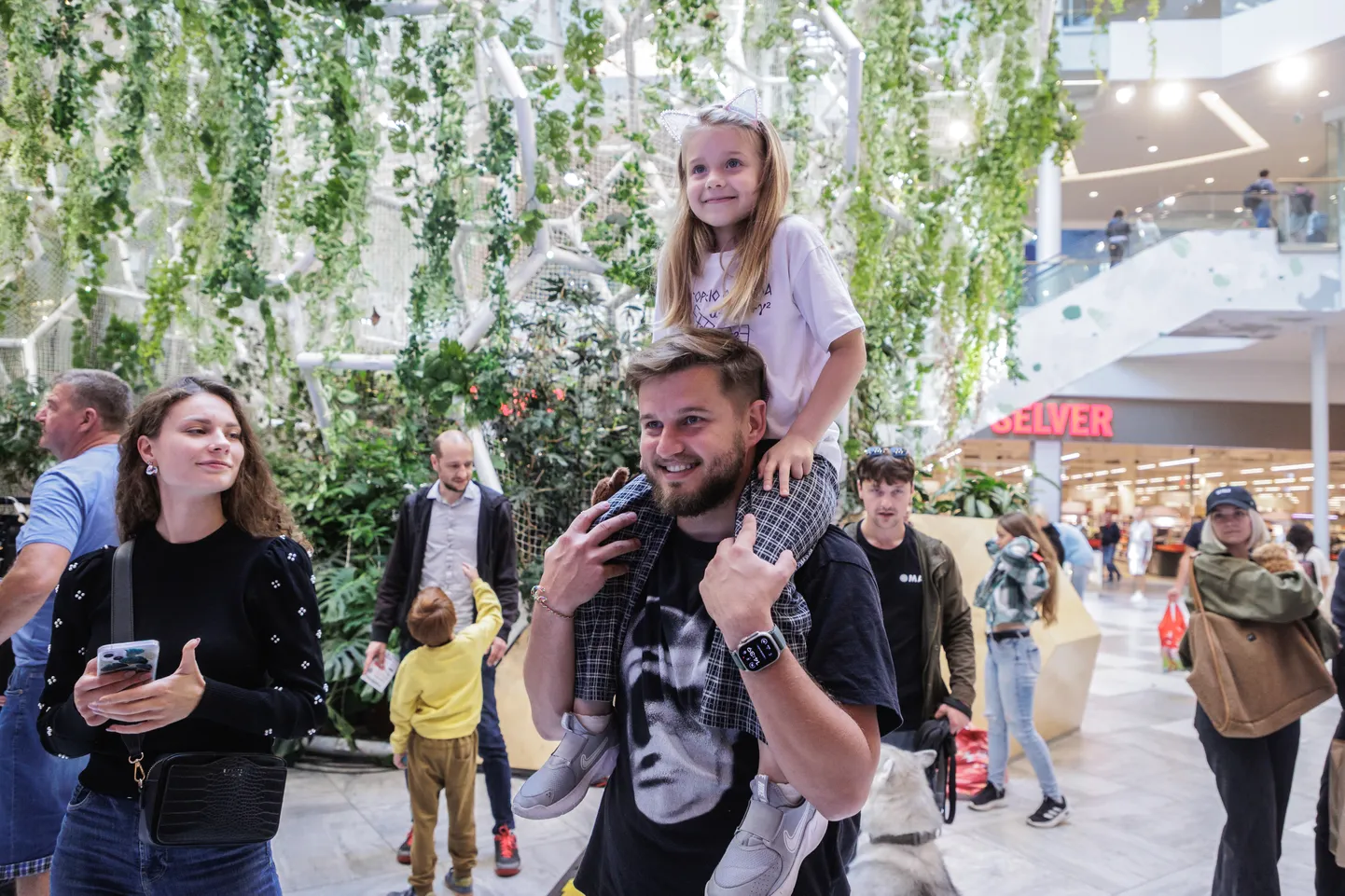 NUNNU KLÕPS Milline printsess! Lauljatari Getter Jaani tütar käis emale ...