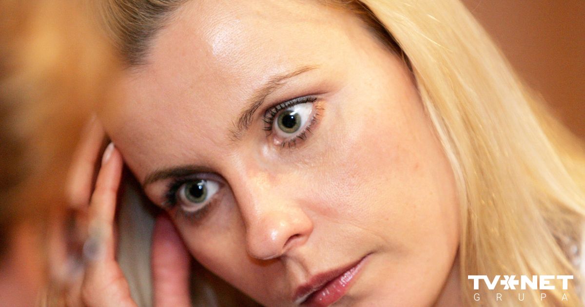 Aktrise un modele Agnese Zeltiņa