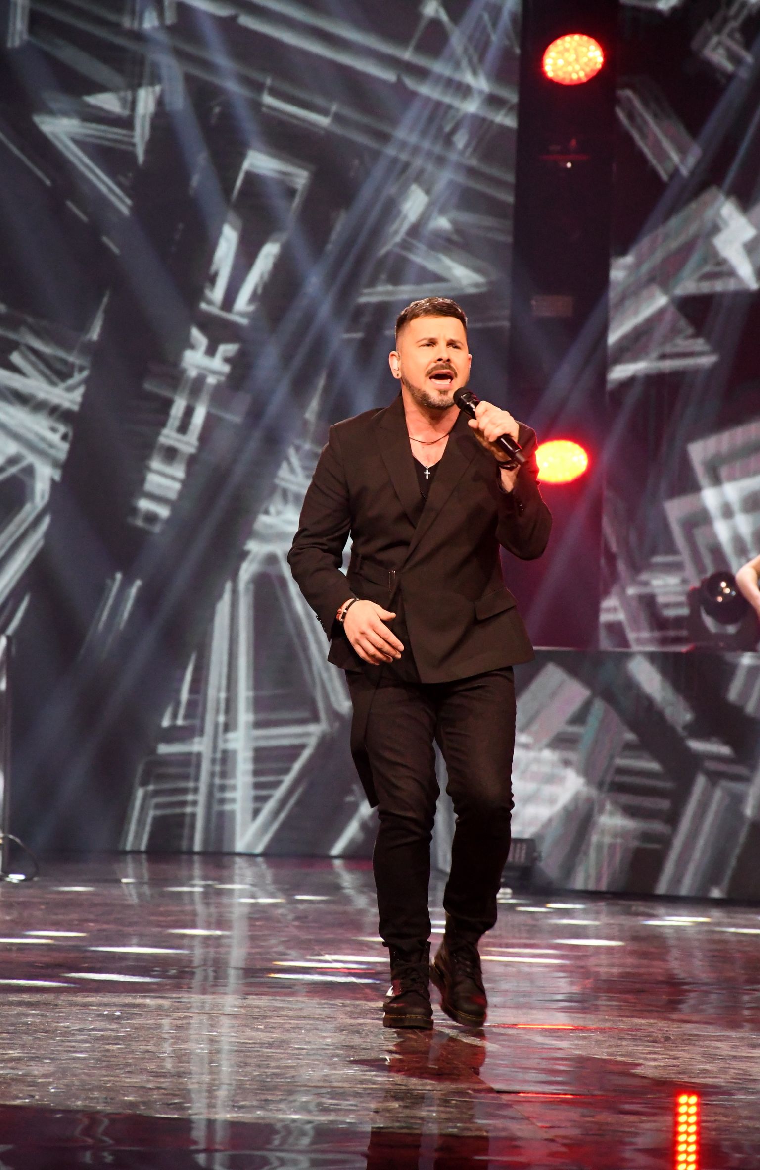 Busulis un "Very Cool People" otrdien aicina uz labdarības koncertu ...