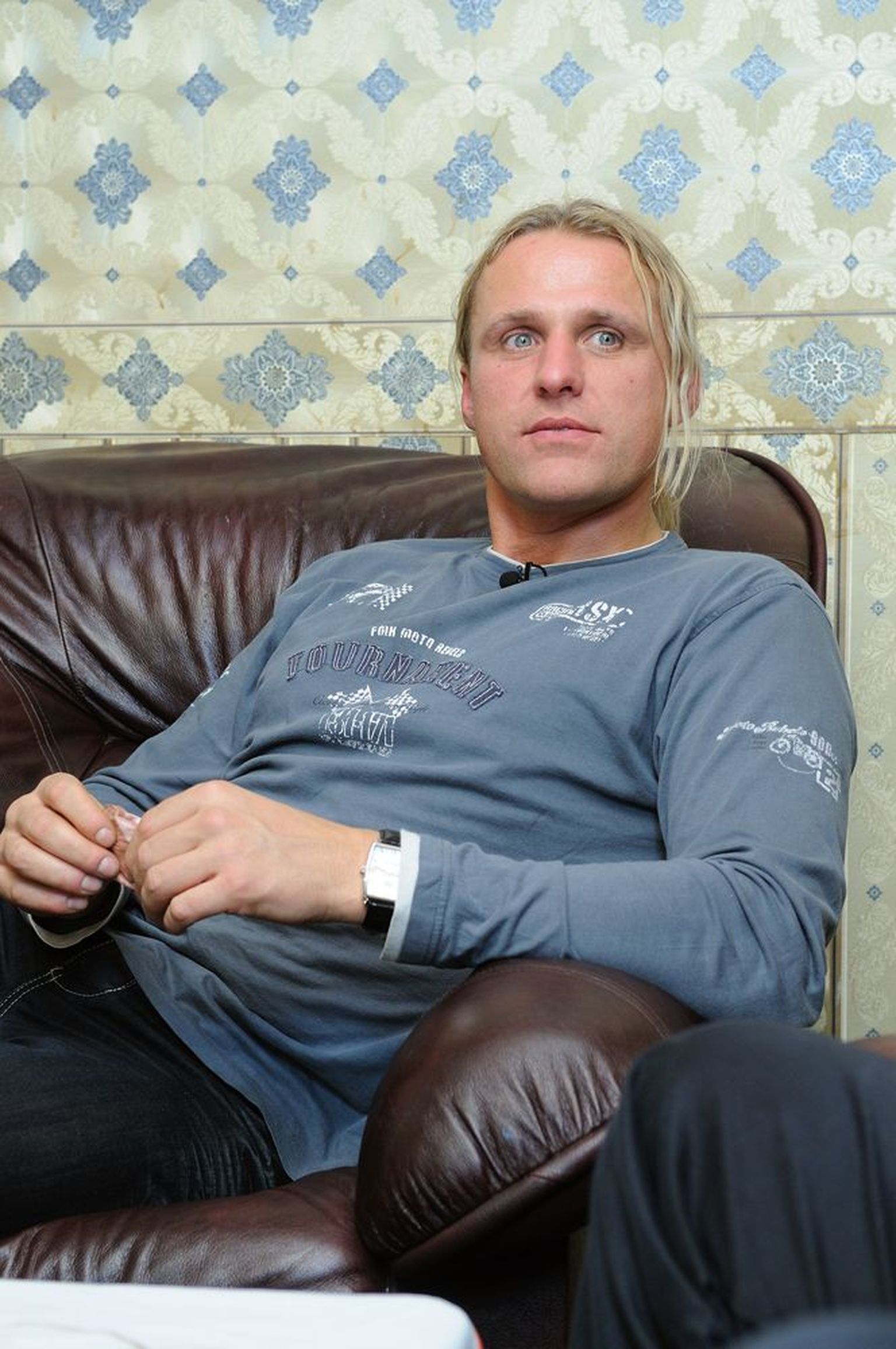 «Õhtusöök viiele»: Farmi-Gabriel kostitas külalisi endises lõbumajas