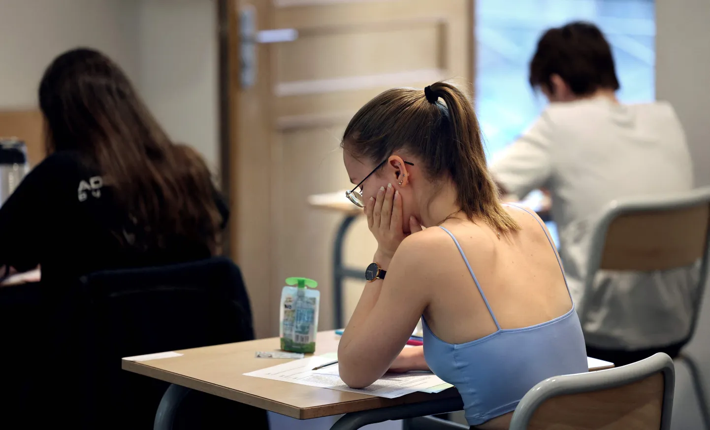 No 2025. gada skolēniem būs jākārto viens obligātais eksāmens dabaszinātnēs