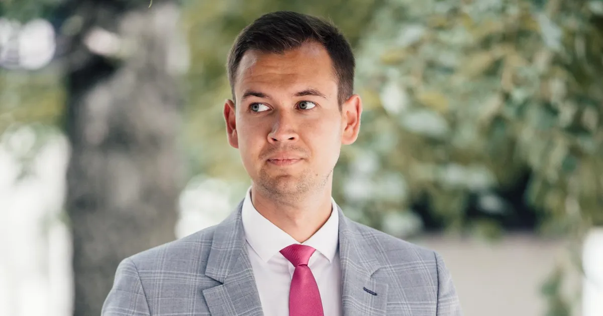 Hüvitist nõudnud Robert Sarv kaotas kohtus iseennast esindanud naisele ...