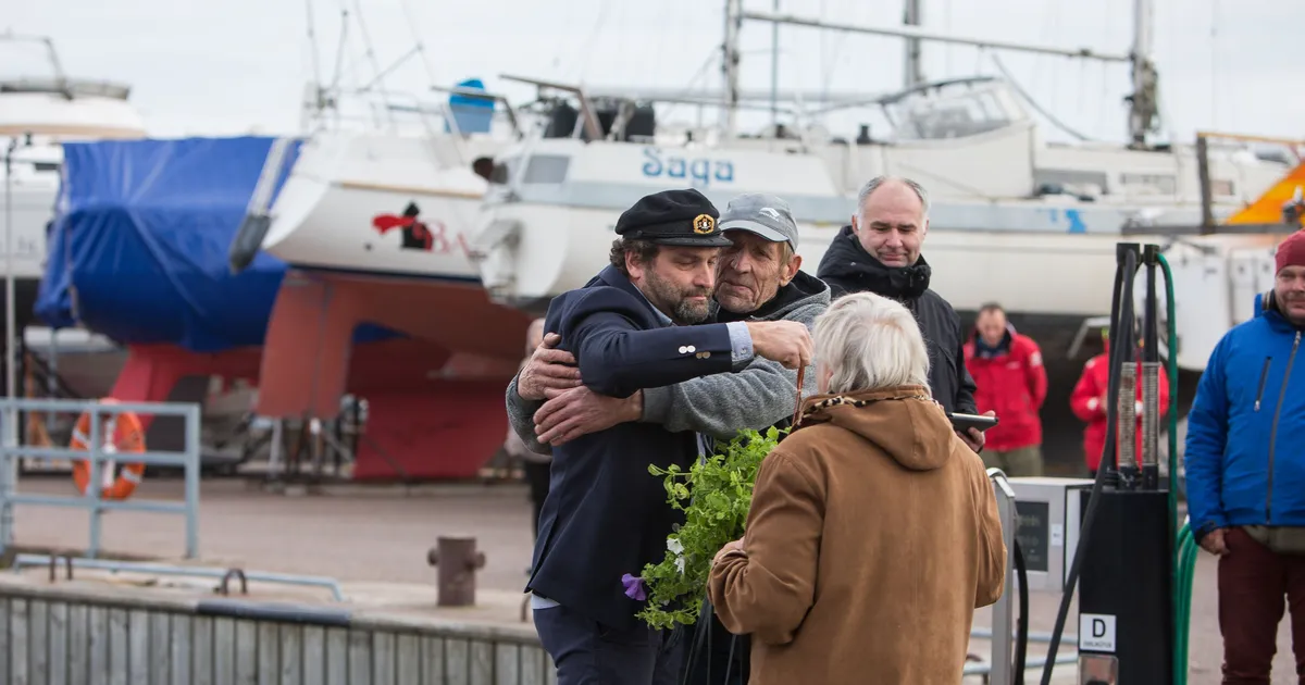 KÜLAVAHELOOD Mis tunne on pärast mitmekuist reisi kallistada pereliikmeid?