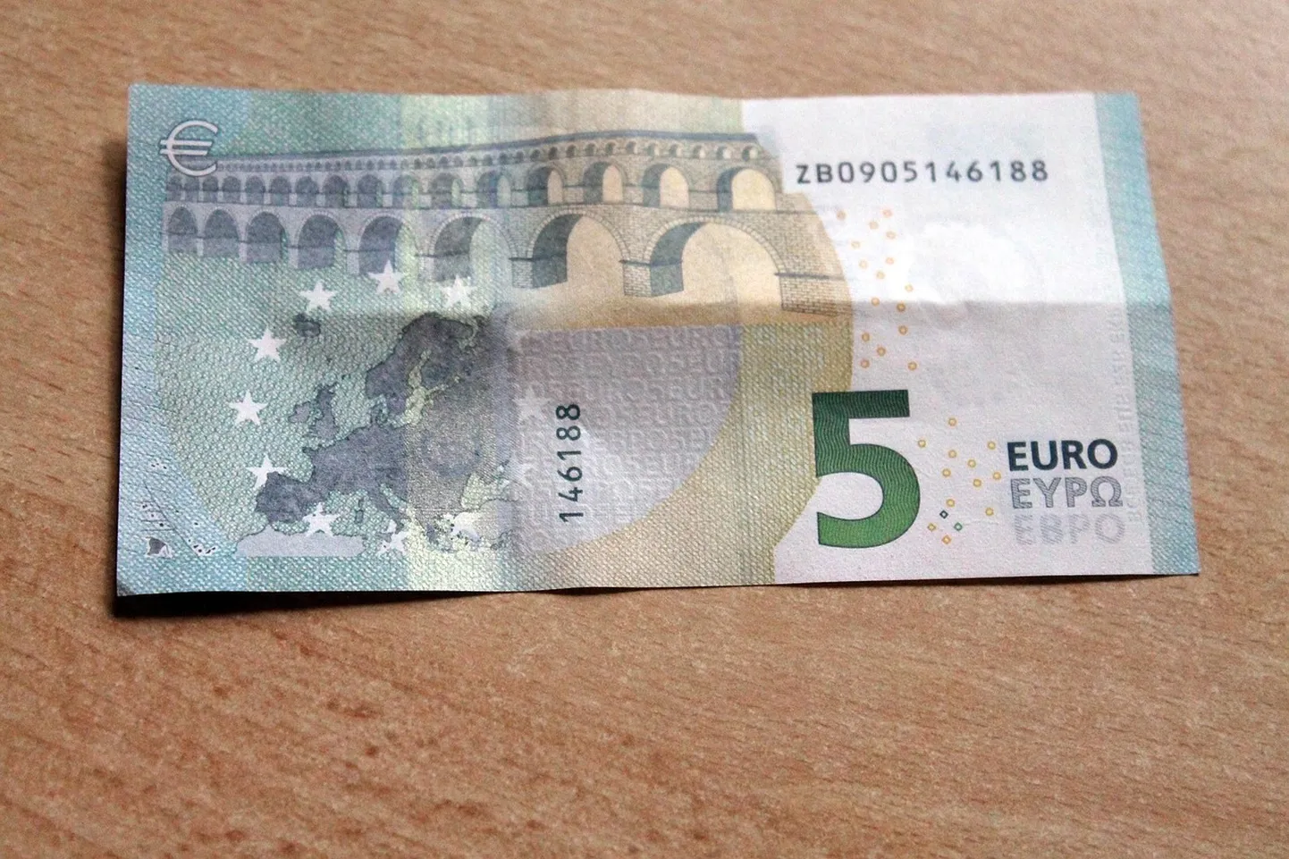Anekdoot: maksame teile 5 eurot tunnis