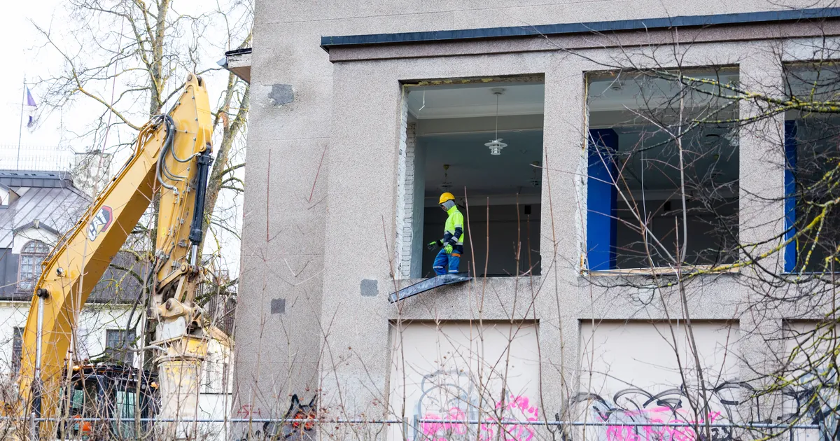 Korp! Sakala alustas ERMi vana näitusemaja lammutamist