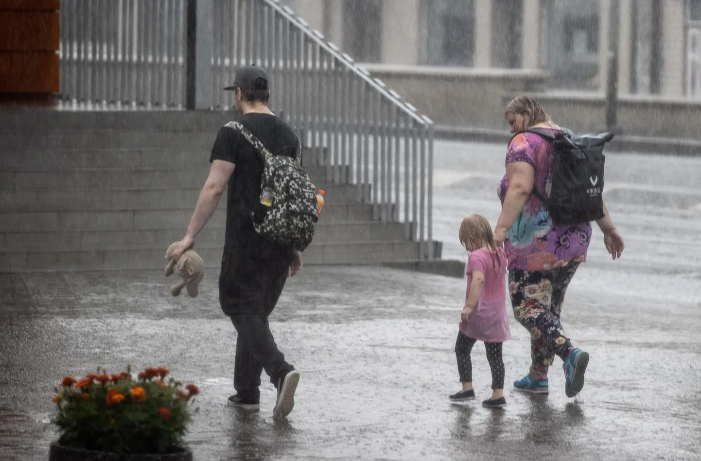 Äikest ja hoovihma on paiguti oodata ka laupäeval