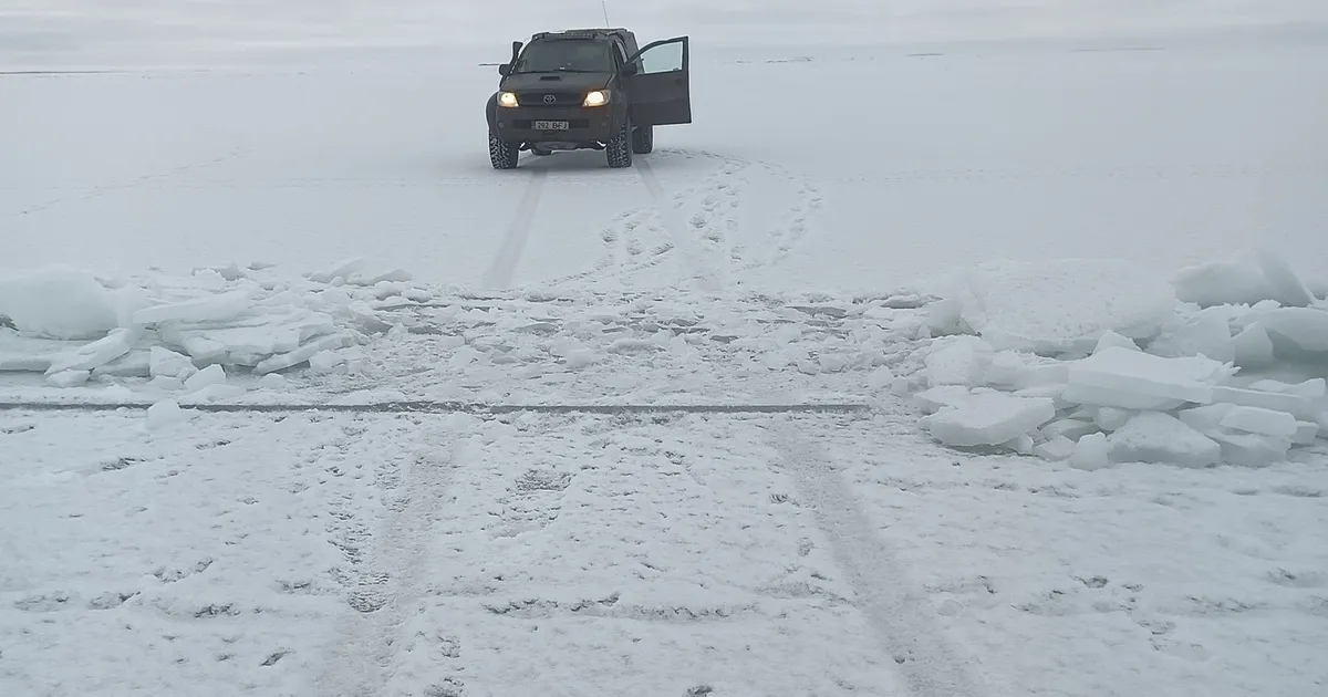 HIIUMAA JÄÄTEE Kel vähegi võimalik, ärge lõbu pärast sõitke!