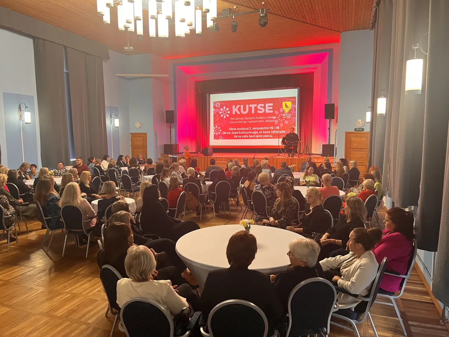 Tänuüritusele kogunes 120 õpetajat