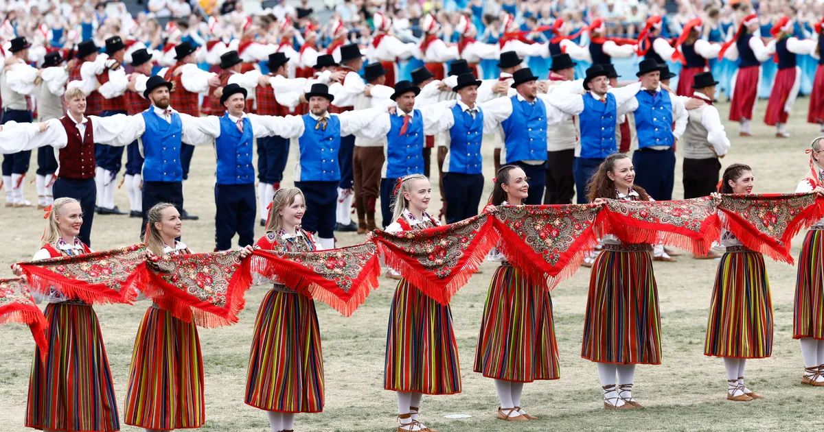 JÄRELEVAADATAV Tantsupeo «Iseoma» esimene etendus