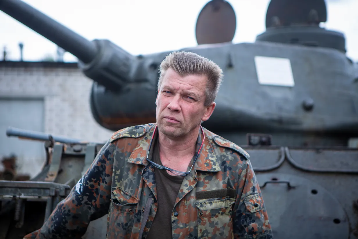 Saaremaal taastatud tank T-34 sõidab täna omal roomikul sõjamuuseumi õuele