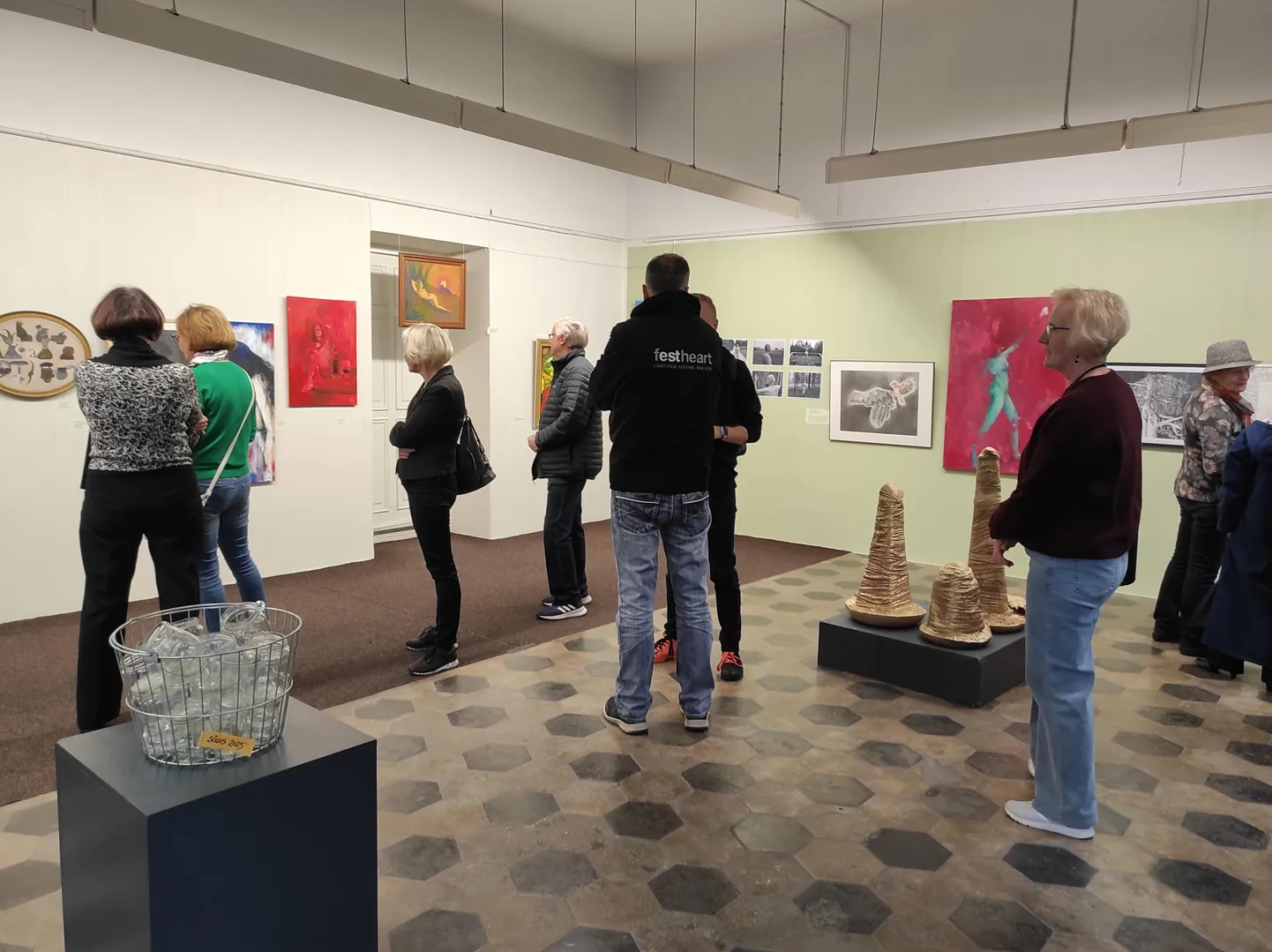 Paljas näitus paljastab ihu ja hinge