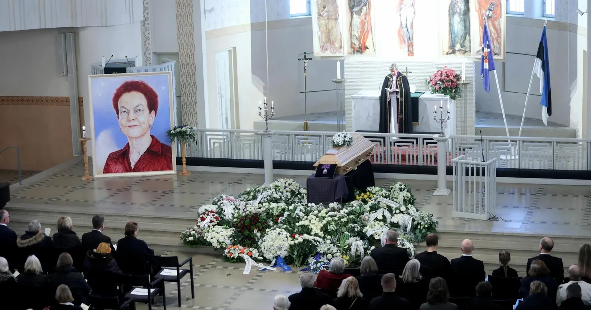 Krista Aru saadeti Pauluse kirikust viimsele teele